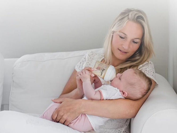 Cup Feeder Anti Sedak Hegen untuk Bayi Baru Lahir – Hegen Indonesia